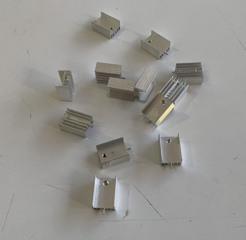 HEATSINK – HEAT SINK – TO-220 White – C.B.Electronics