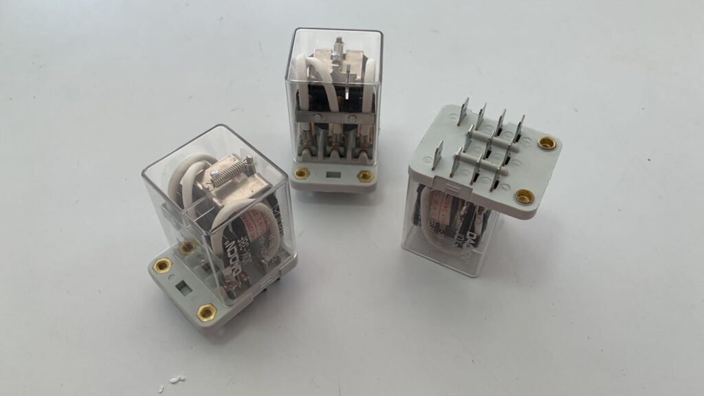 JQX-38F Relay – 230V AC – 3 Poles – 40A – C.B.Electronics