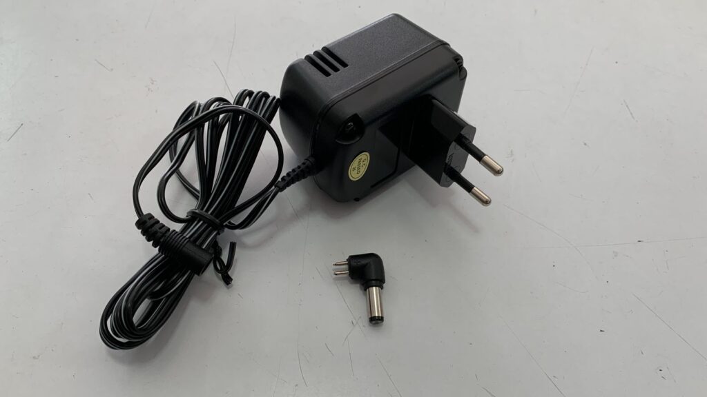 ADAPTOR 500mA – 9V – C.B.Electronics