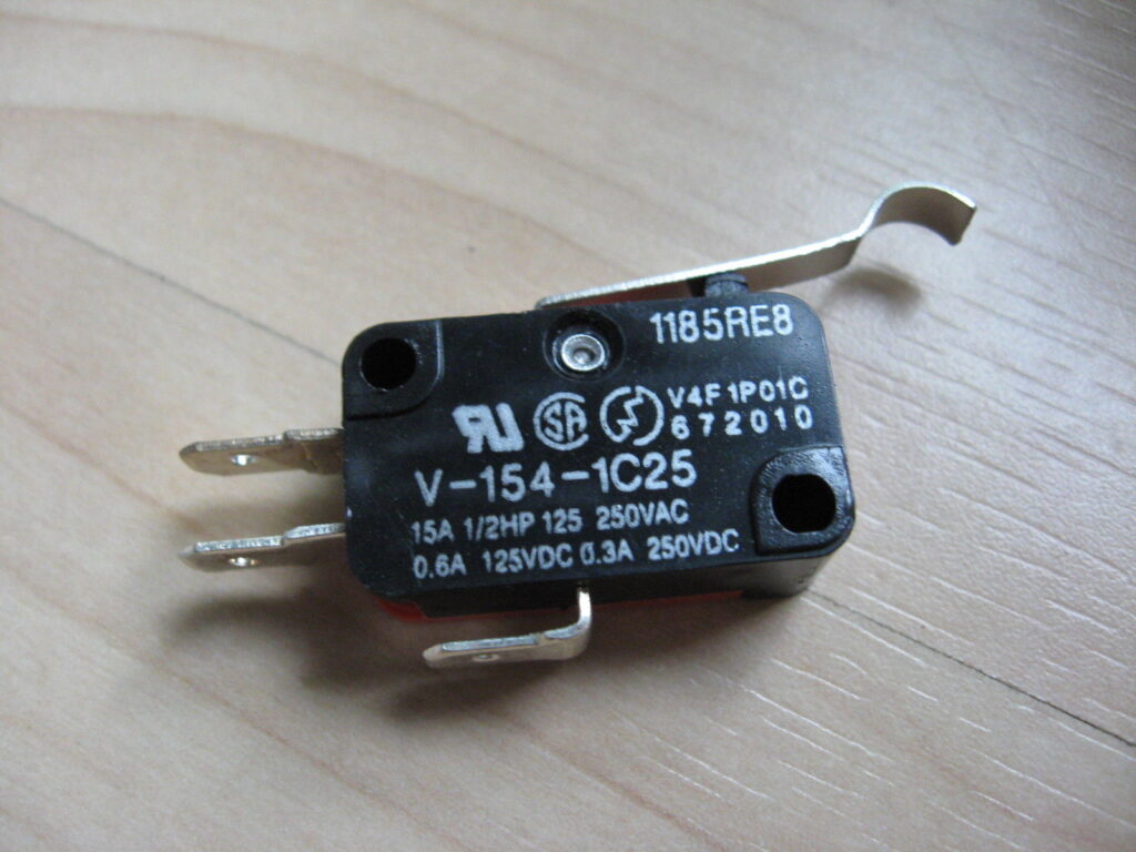 Micro Limit Switch With Curved Tip Lever V-154-1C25 15A 250VAC – C.B.Electronics