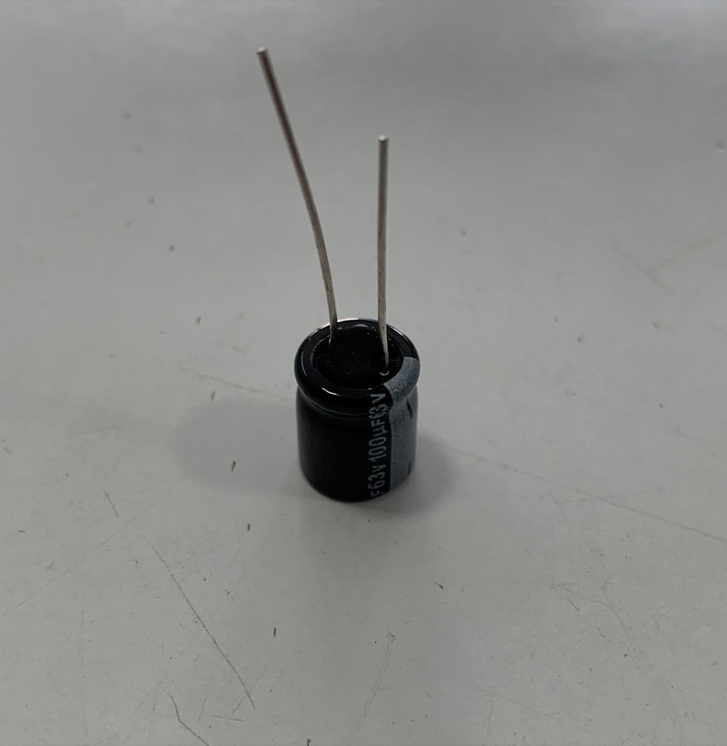 100MF 63V 105 – C.B.Electronics