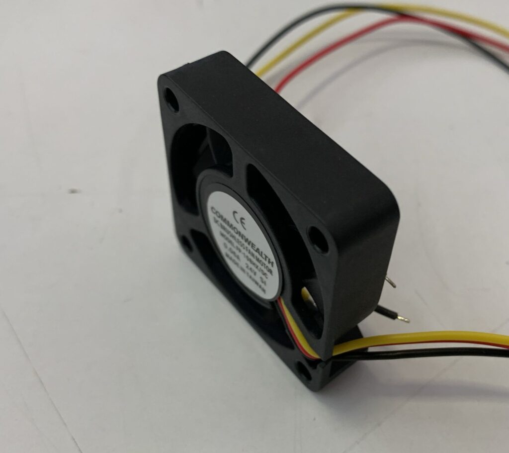 3 Wires 24V Fan 4x4x1cm – 40x40x10mm – C.B.Electronics