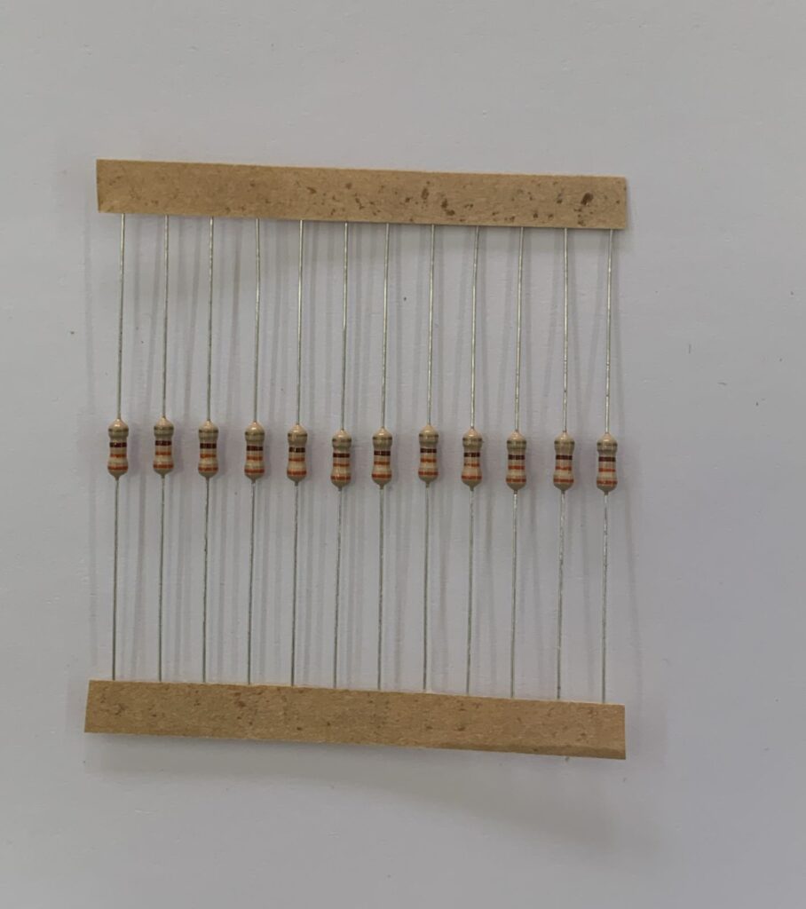 330E 0.25W – 330 Ohm Resistor 1/4W – C.B.Electronics