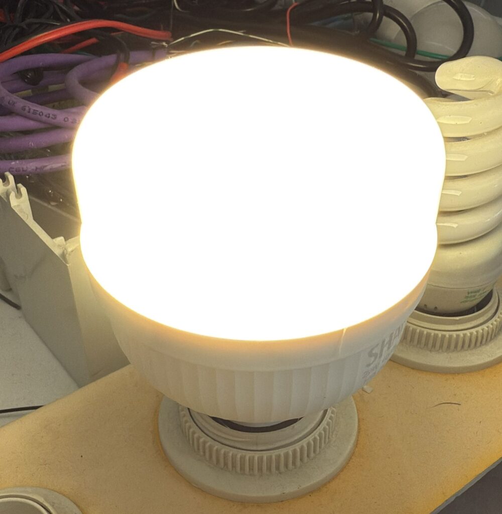 SHARK LED 20W – Lamp 20W Warm White Light E27 (Samsung Chip) – C.B ...